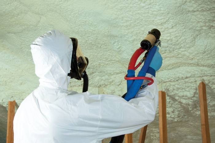 PREMIUM ICYNENE CLOSED-CELL | Huntsman Building Solutions